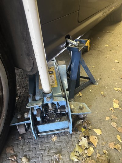 What hydraulic jack with Mercedes jack pad ? | Parts, Maintenance ...