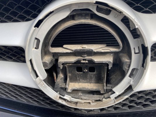 Active brake assist sensor theft | Driving/Incidents/Roadrage | MBClub ...