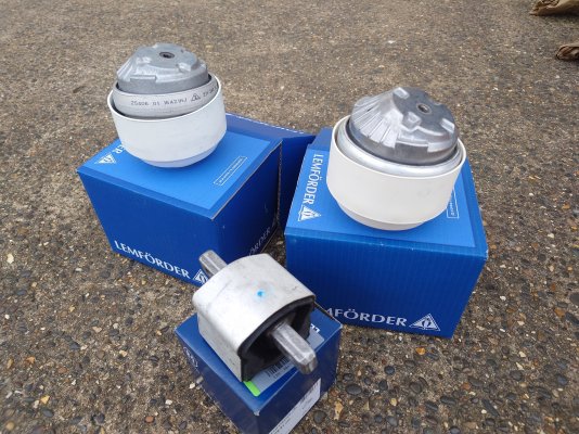 Lemforder Engine and Gearbox Mount Set E320 CDI W211 OM648 ...