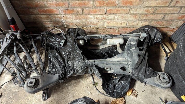 W211/W219 AMG rear subframe (complete with wheel carriers and arms ...