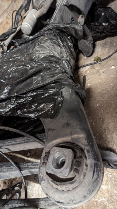 W211/W219 AMG rear subframe (complete with wheel carriers and arms ...