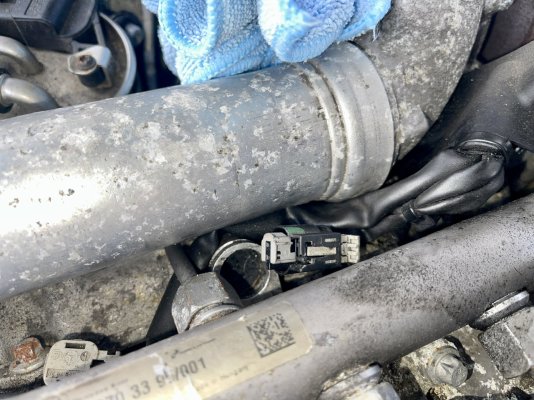 OM642 Coolant Temp sensor stuck and sheared off…! | Engine | MBClub UK ...