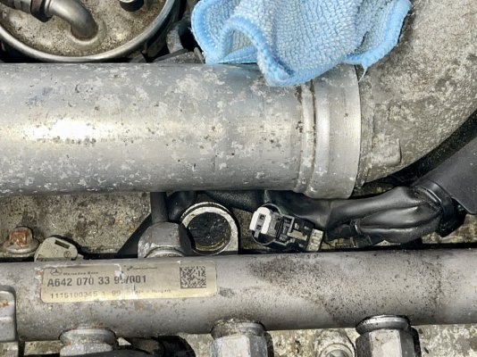 OM642 Coolant Temp sensor stuck and sheared off…! | Engine | MBClub UK ...