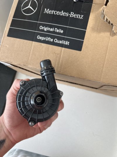 Mercedes Benz Coolant Pump | Parts, Maintenance & Servicing | MBClub UK ...