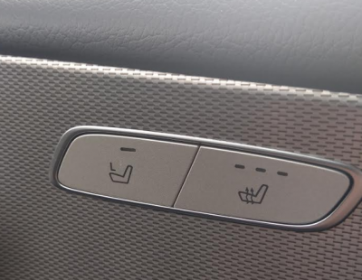 What the 'L' - New E class - seat button | Interior | MBClub UK ...