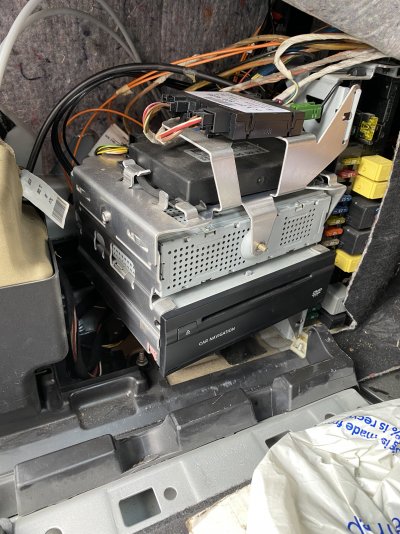 W211 amp identification | Electronics and Audio | MBClub UK - Bringing ...