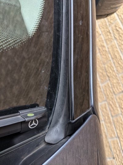 Windscreen trim Wind Noise (W204 2013) | Parts, Maintenance & Servicing ...