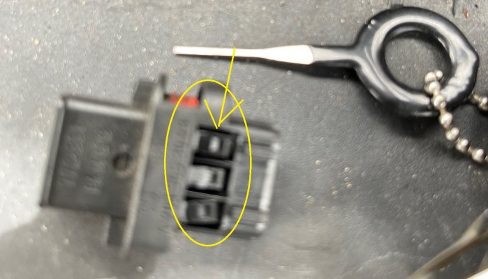 HOW TO: Change M113/K Ignition Coil electrical connector plugs | HOWTO ...